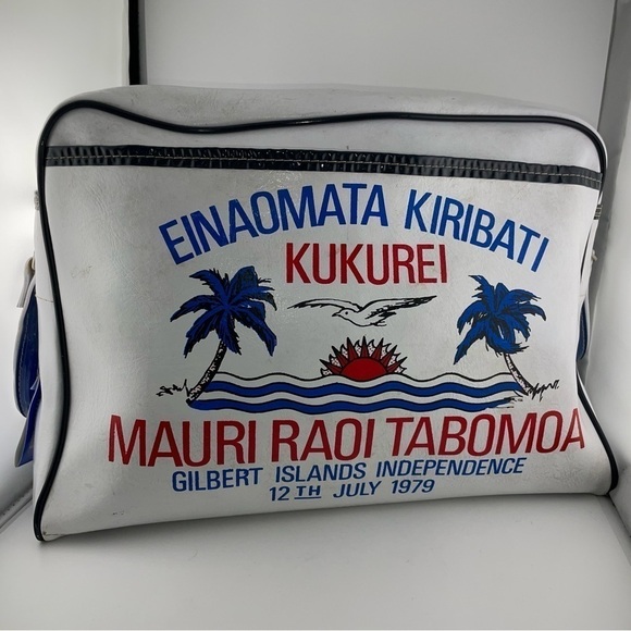 Gilbert islands | Bags | Vtg Rare Gilbert Islands Travel Bag ...